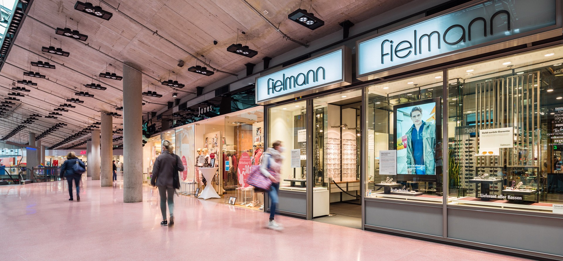 Brillen & Kontaktlinsen: Fielmann im Q19 EINKAUFSQUARTIER DÖBLING