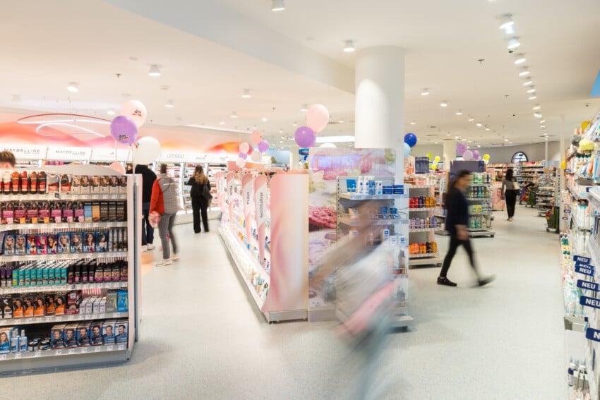 Neueröffnung dm drogerie markt - AT Q19 DE